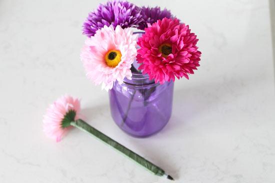 10 DIY Flower Pen Ideas As an Easy DIY Craft - Classroom DIY